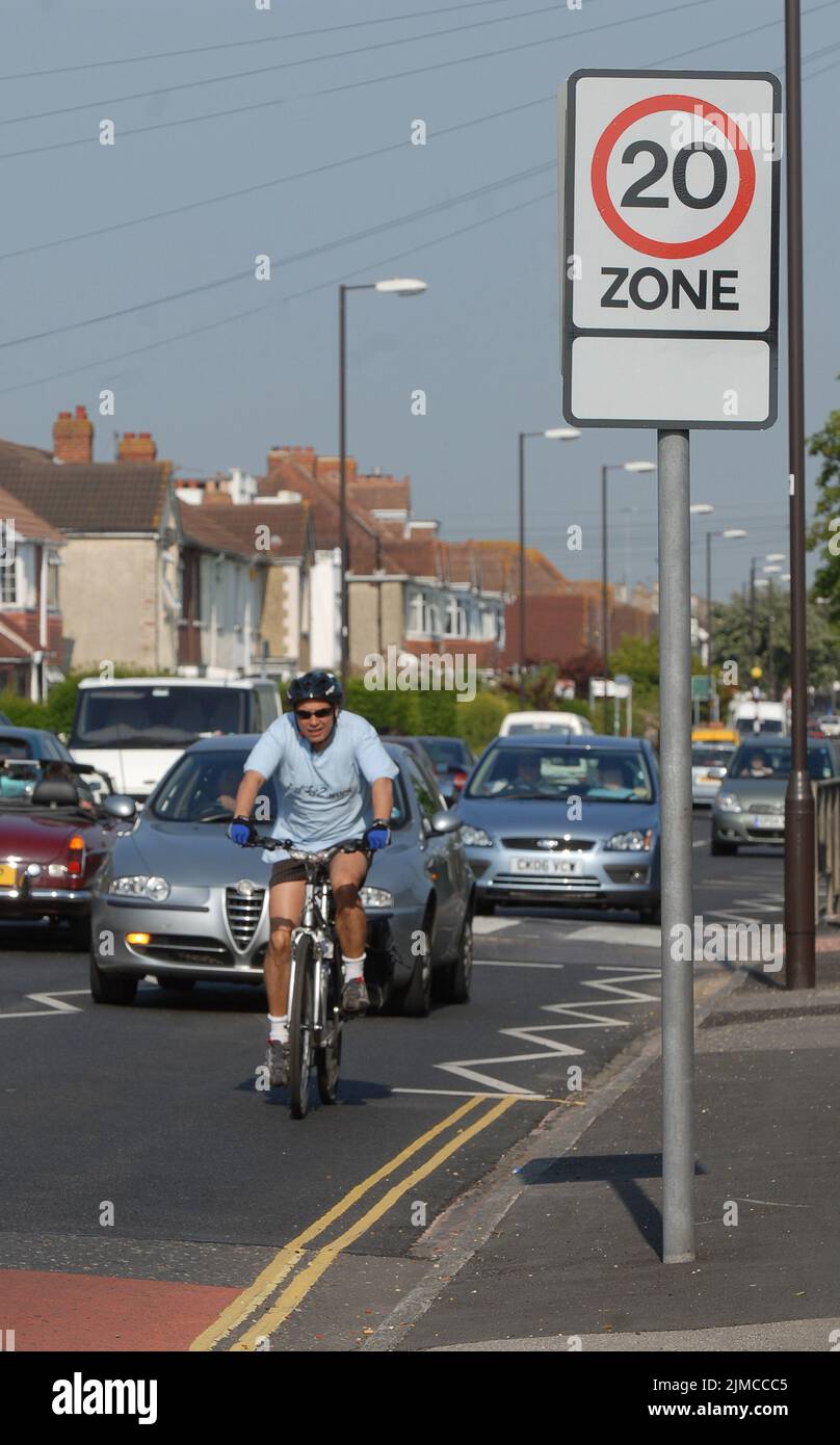 HE 20 MPH ZONE AT ALLAWAY AVENUE , PAULSGROVE, PORTSMOUTH PIC MIKE ...