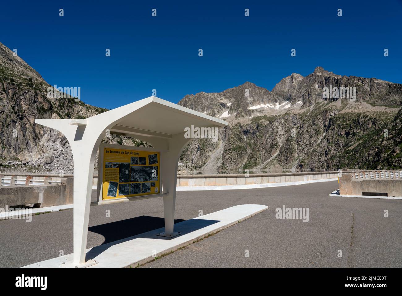 visitor guide to the dam and reservoir of Lac de Cap de Long, French ...
