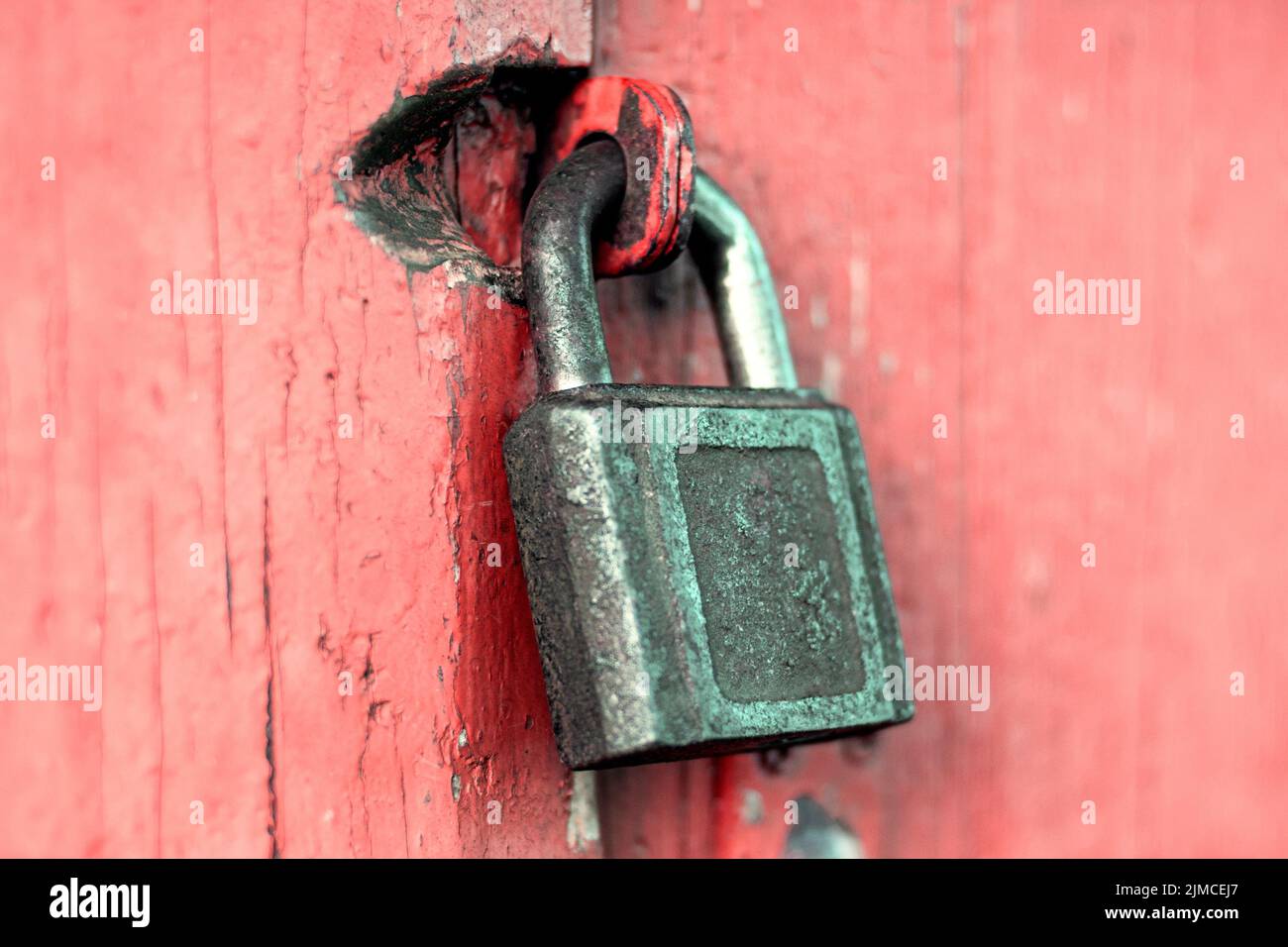 Rusty red metal gate hi-res stock photography and images - Alamy
