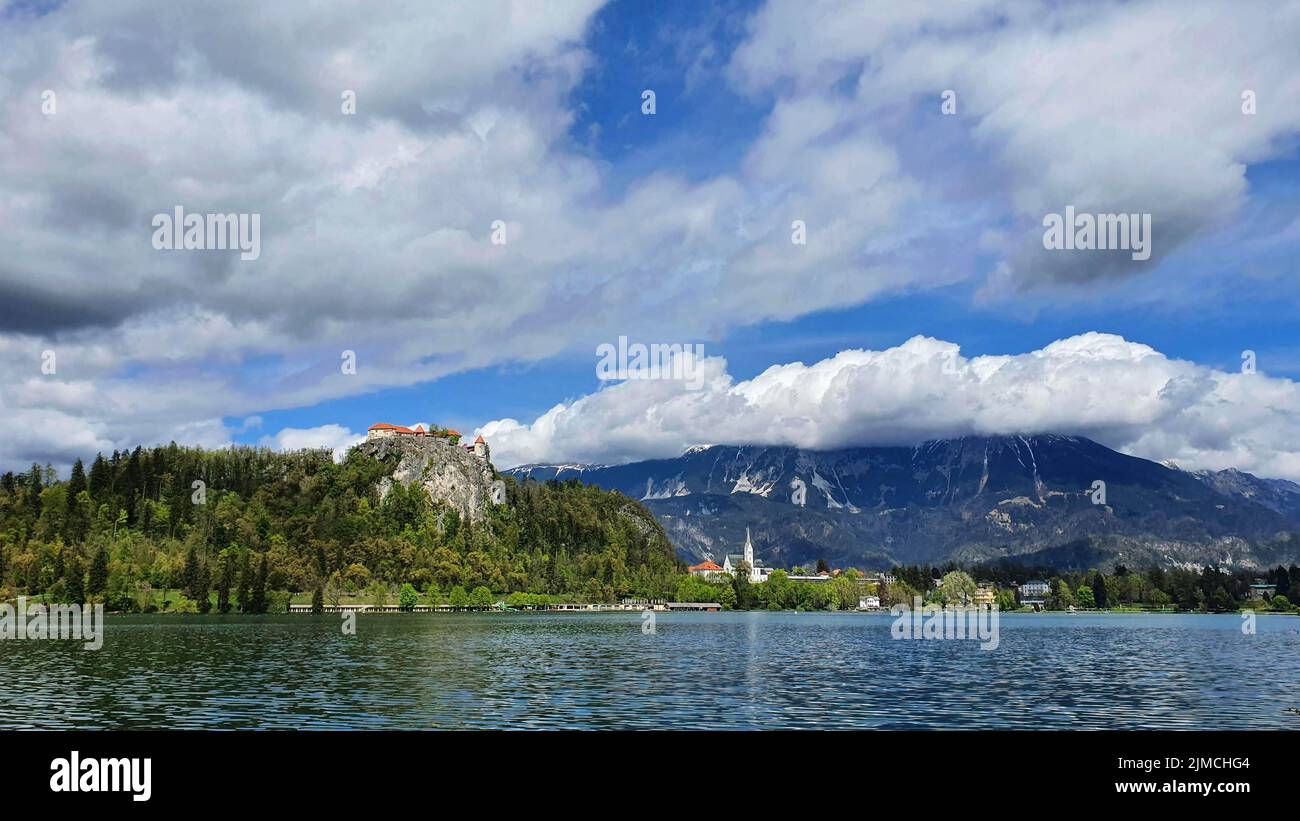 Bled Castle and Church, Lake Bled, Lake Veldes, Blejsko jezero, Bled ...