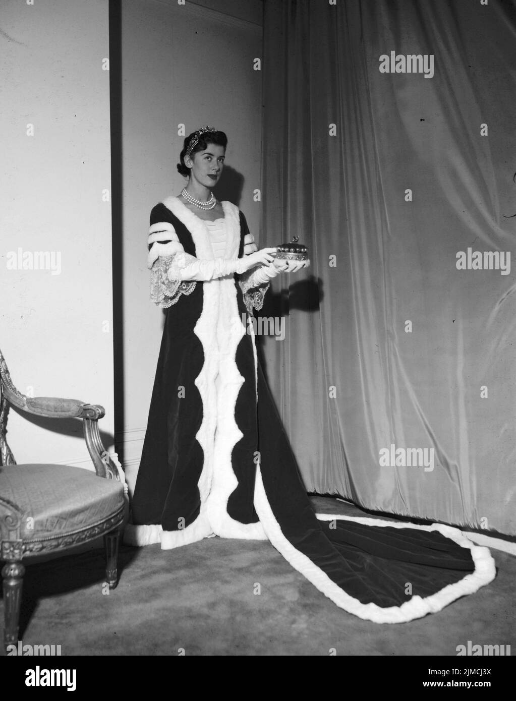 Scarlet robe Black and White Stock Photos & Images - Alamy