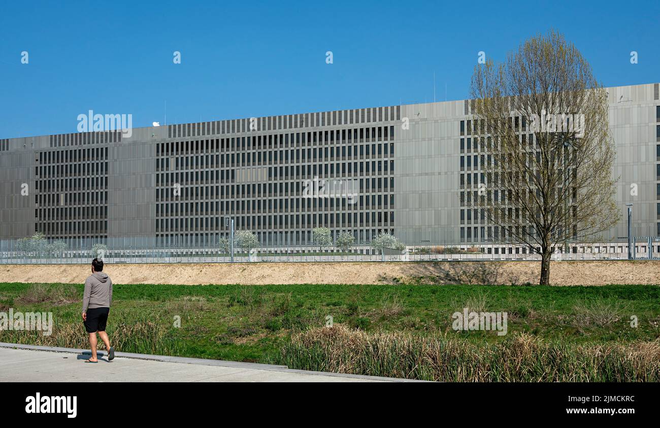 Federal Intelligence Service Headquarters, BND new building in ...