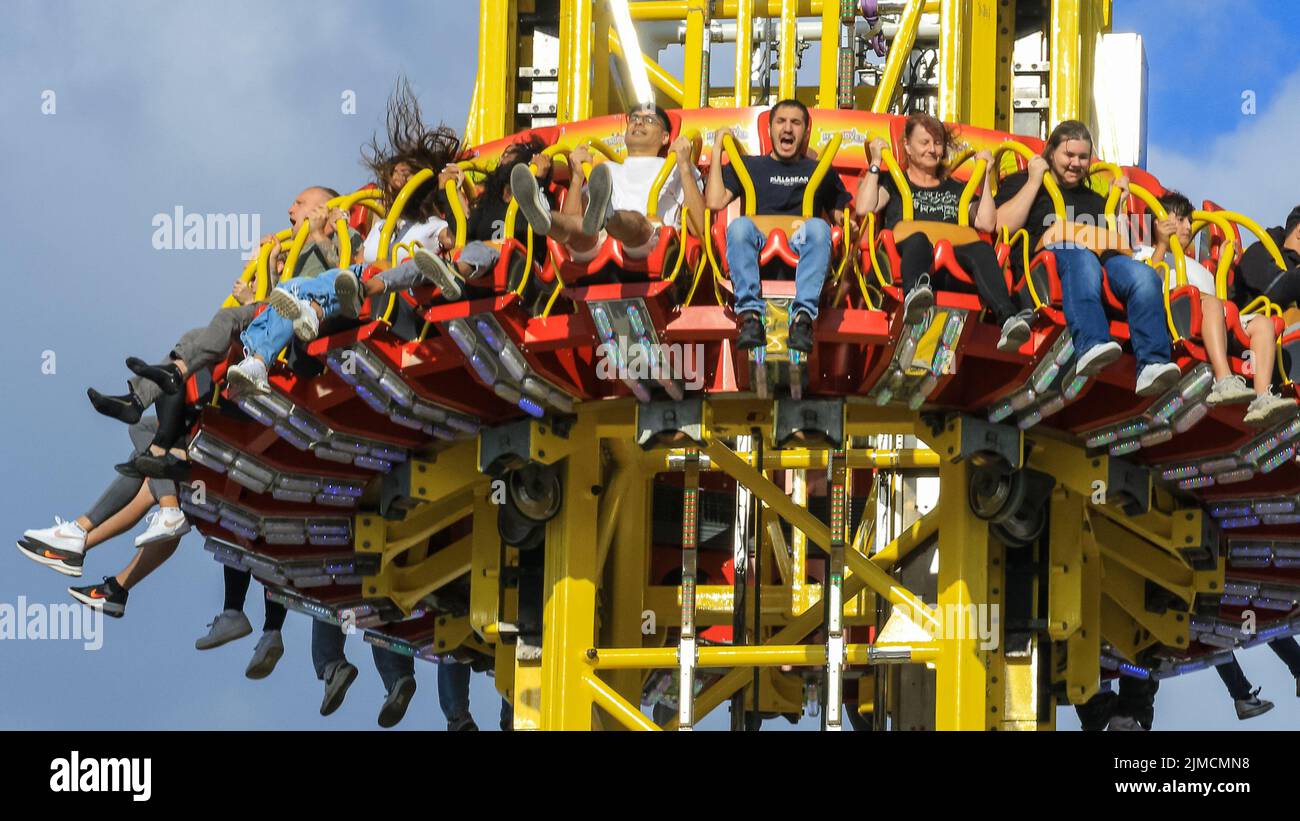 Crange, Herne, NRW, 05th Aug, 2022. People on the 85 metre high ...