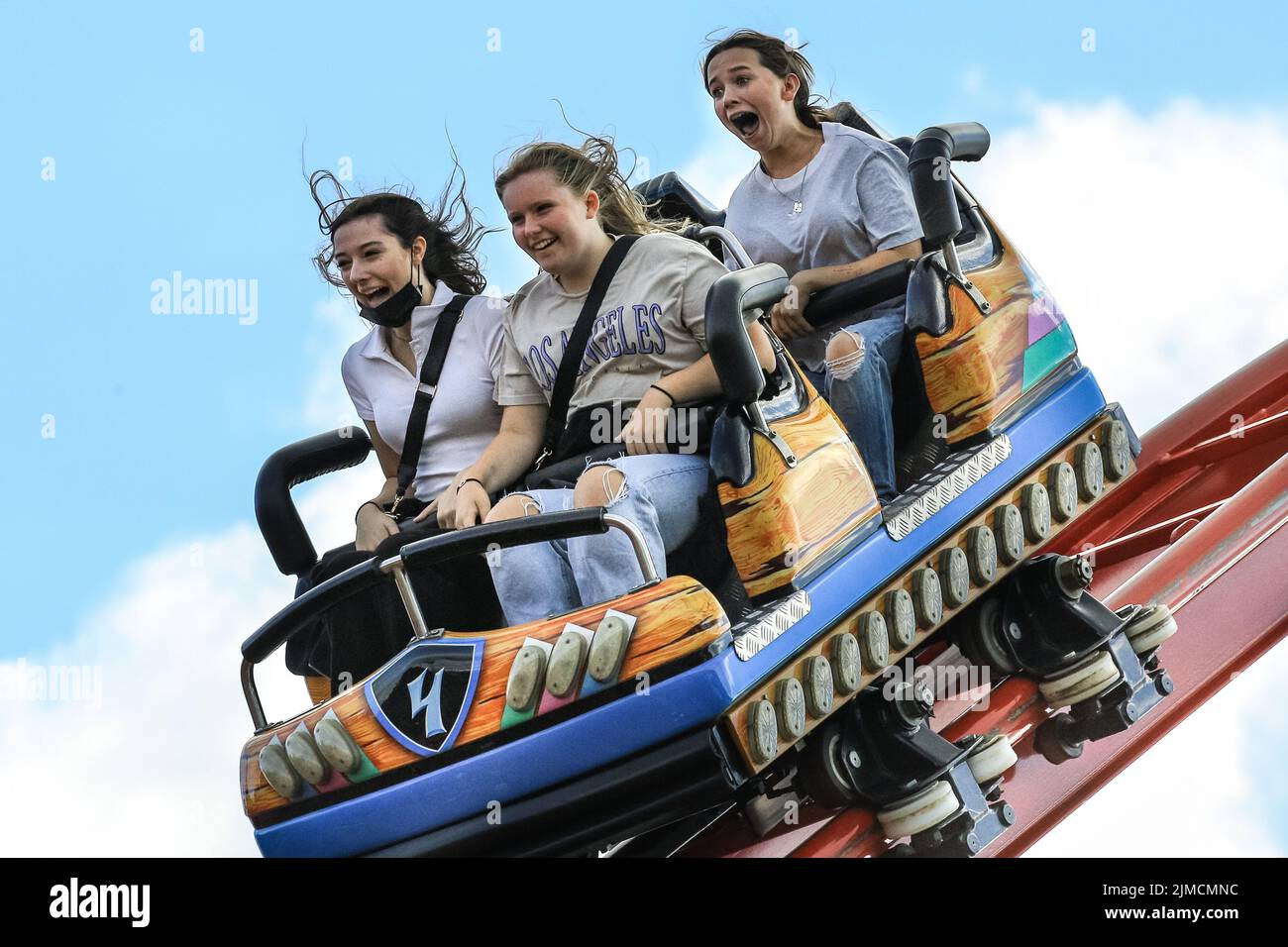 Crange, Herne, NRW, 05th Aug, 2022. The "Konga" ride looks colourful ...