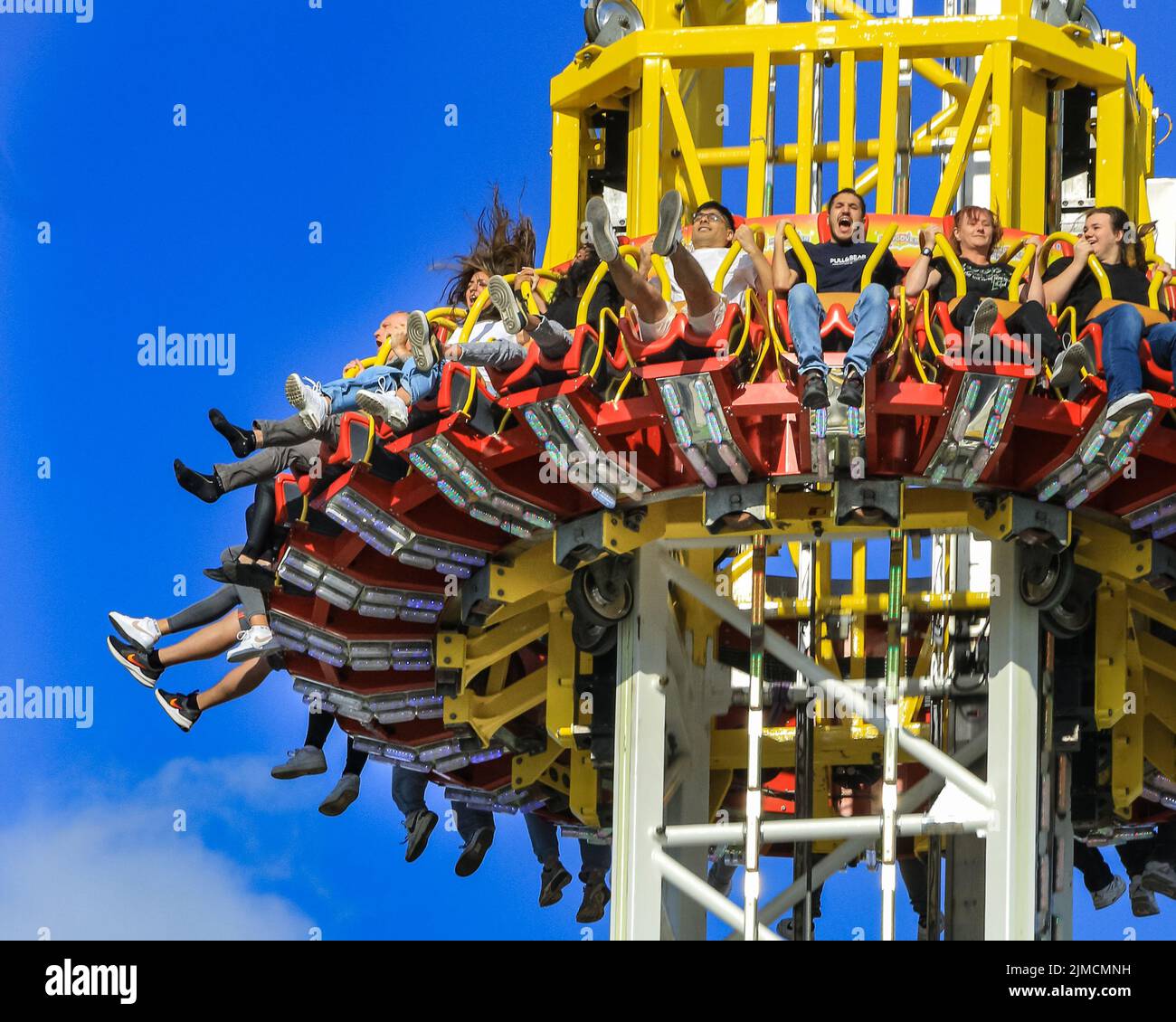 Crange, Herne, NRW, 05th Aug, 2022. People on the 85 metre high ...