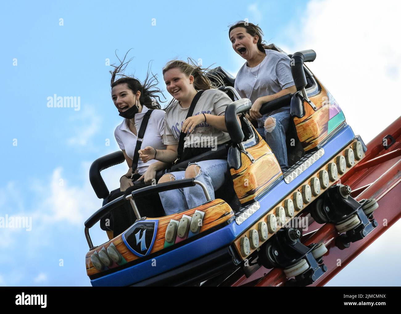 Crange, Herne, NRW, 05th Aug, 2022. The "Konga" ride looks colourful ...