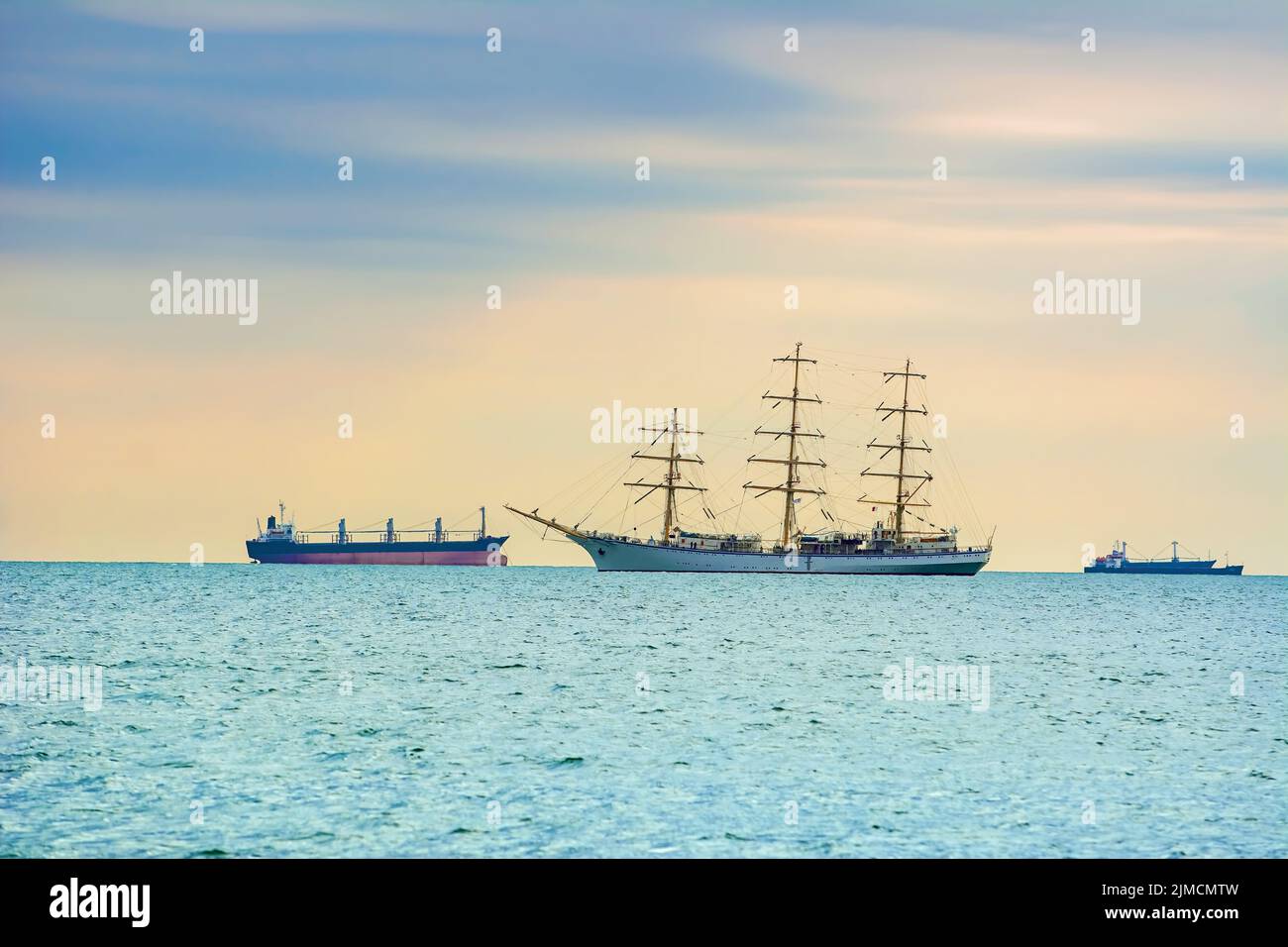 Old barque ship hi-res stock photography and images - Alamy
