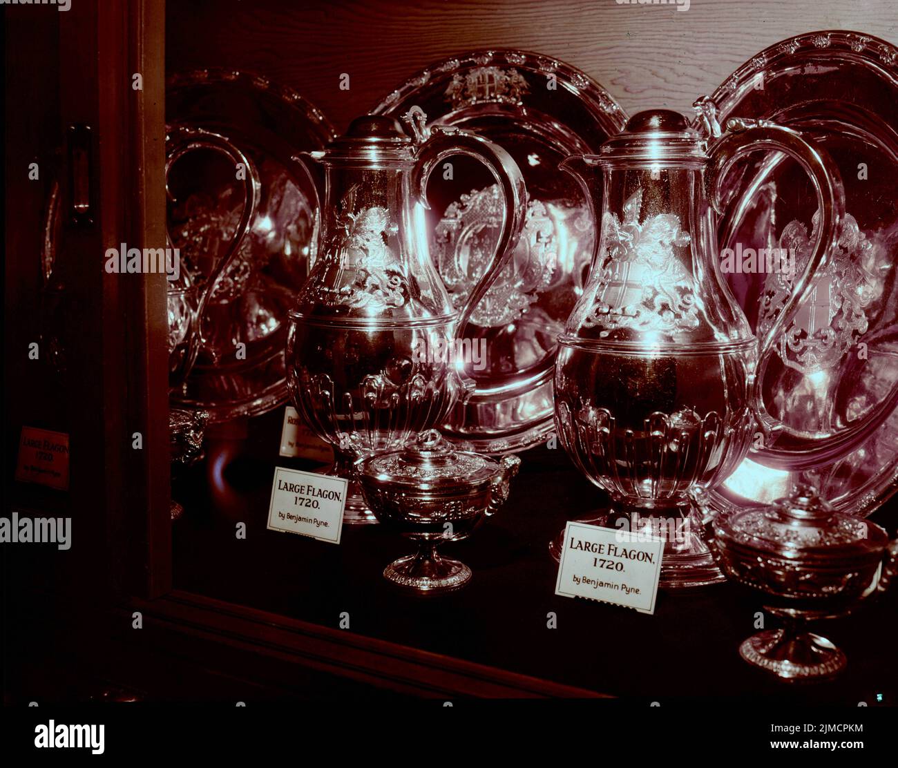 Flagons hi-res stock photography and images - Alamy