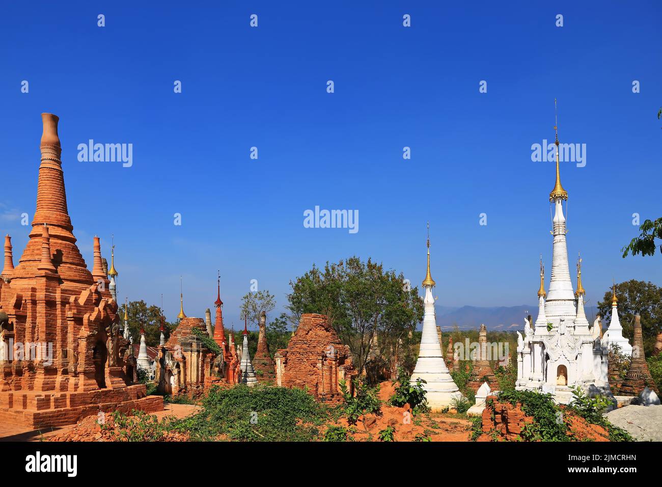 Shwe Inn Dein Pagoda. Indein, Shan State, Myanmar Stock Photo - Alamy