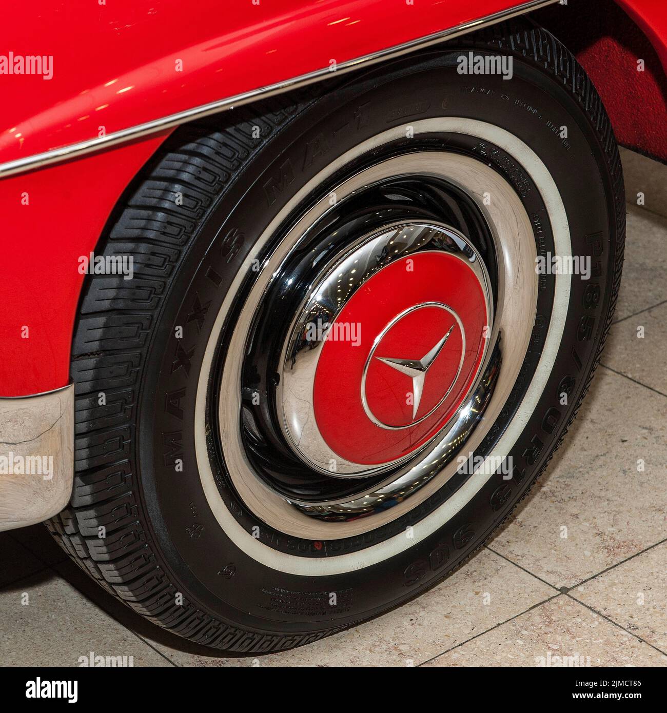 Classic rim with big star Mercedes star of historic classic car red ...