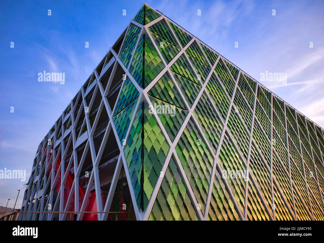 Sound insulation and natural ventilation through honeycomb structure in ...