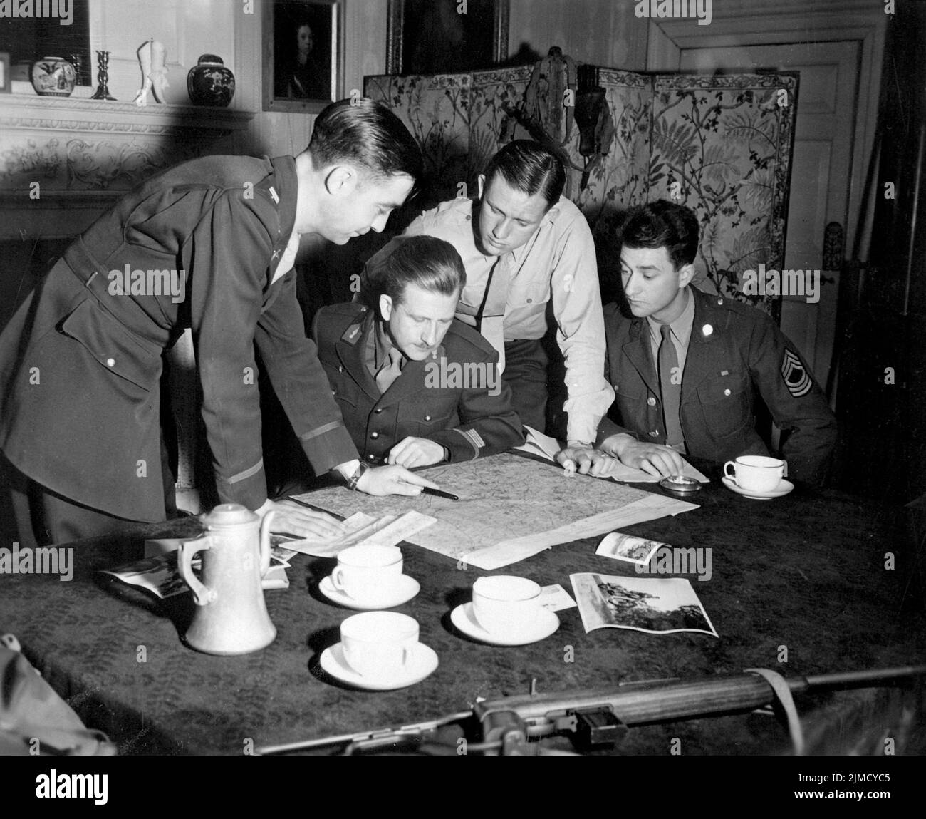 Special operations executive agents ww2 hi-res stock photography and ...