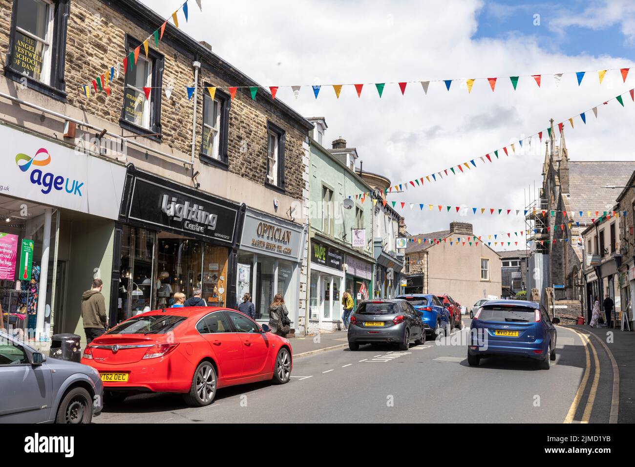 Clitheroe town centre, summers day, shops and stores on Moor Lane ...