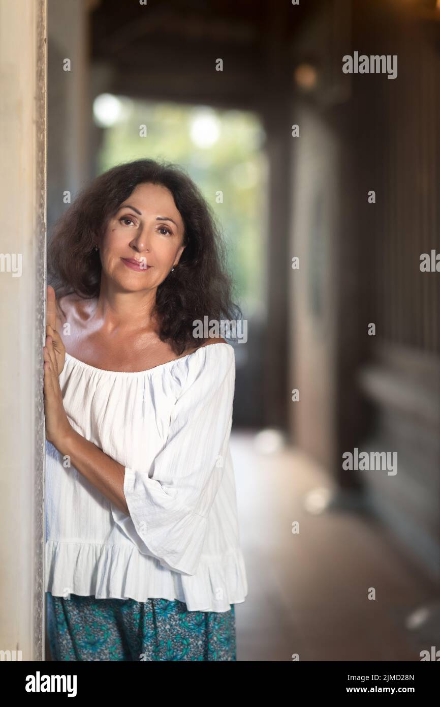 Outdoor portrait of a beautiful senior woman Stock Photo - Alamy