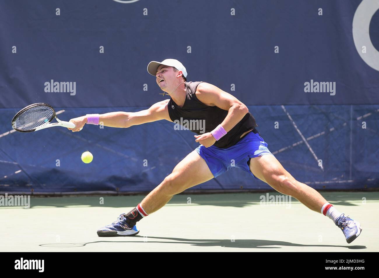 Washington, D.C, USA. 5th Aug, 2022. J.J. WOLF hits a forehand during ...