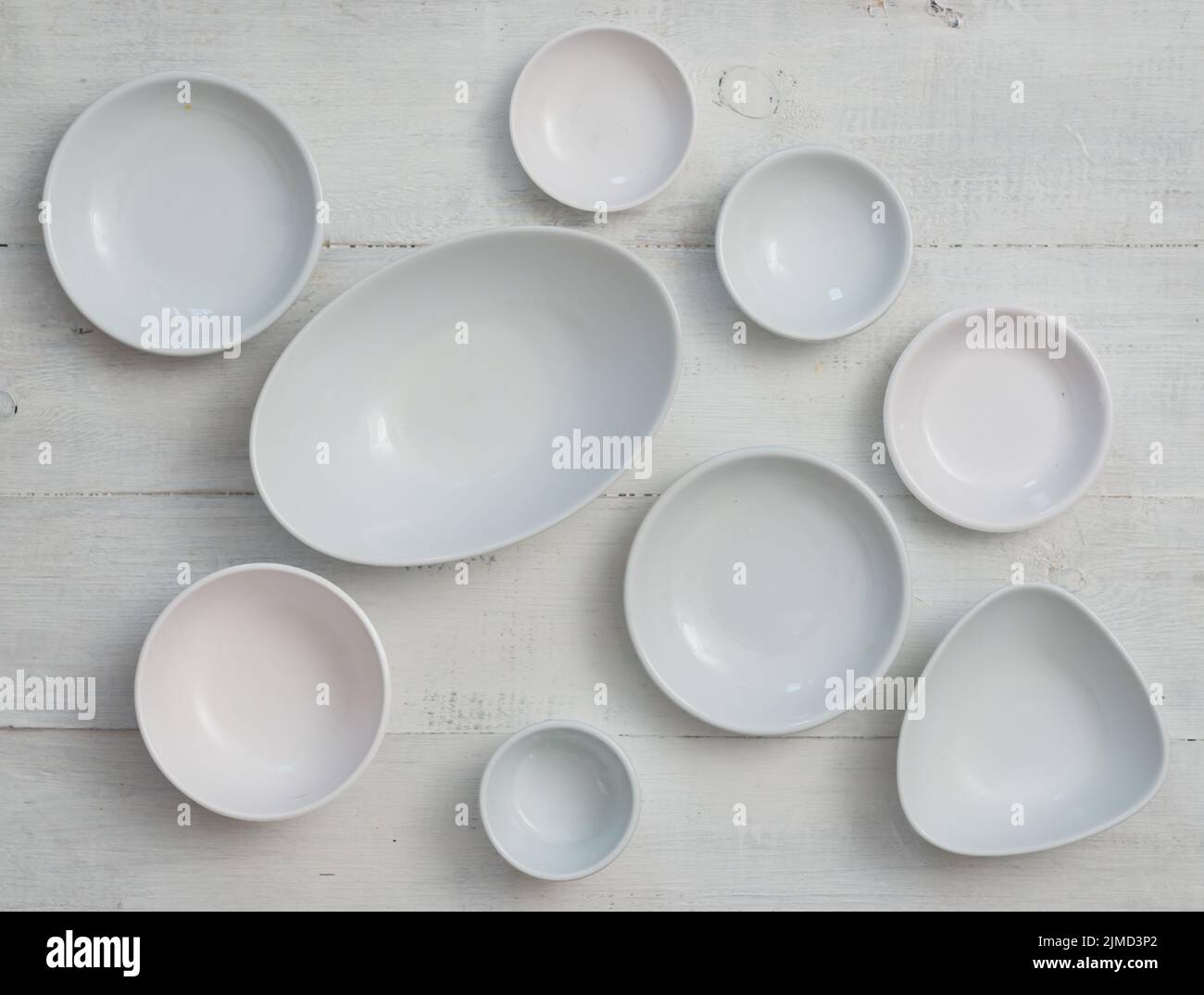 Small and large plates hi-res stock photography and images - Alamy