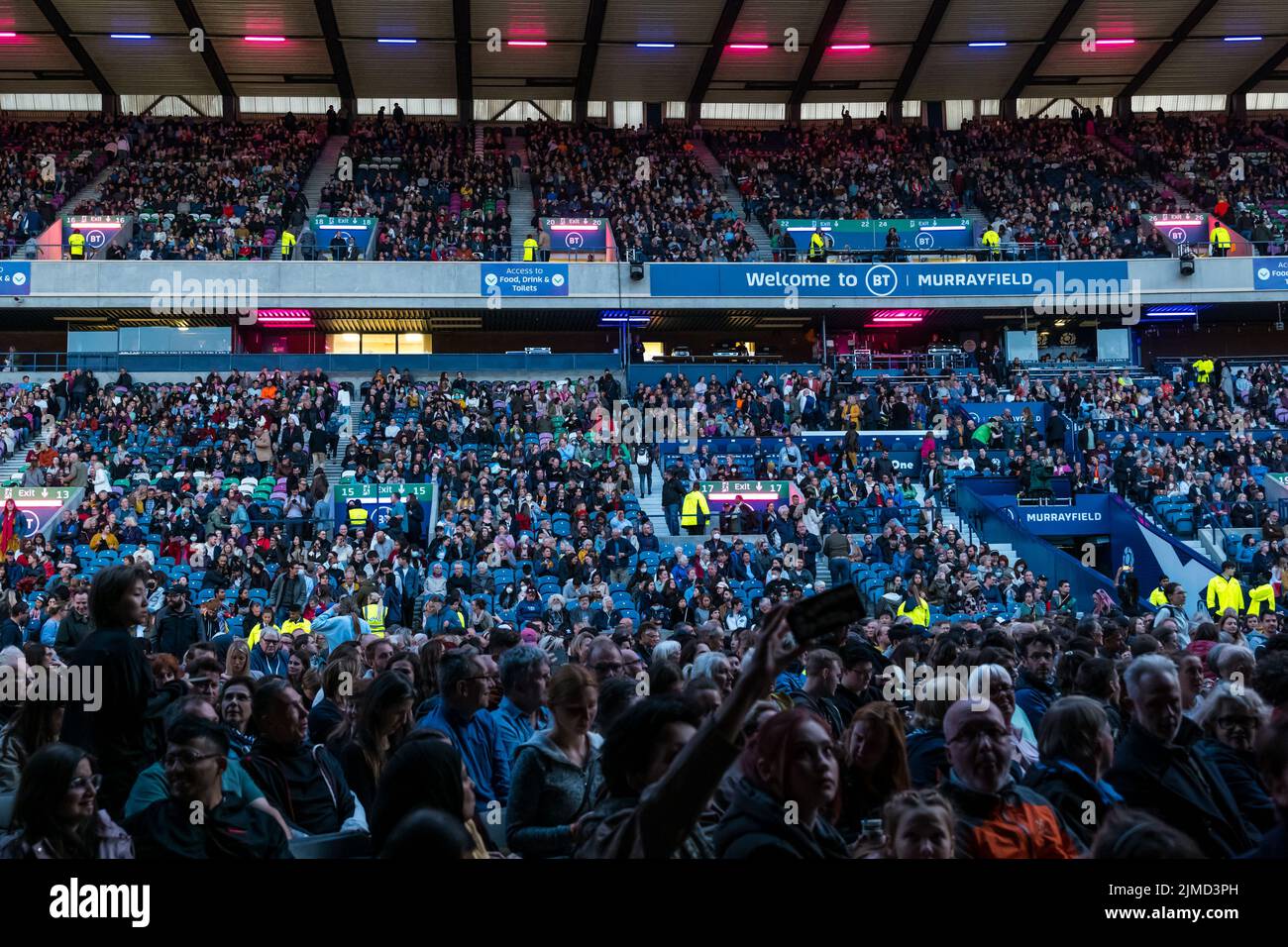 Crowd stadium macro hi-res stock photography and images - Alamy