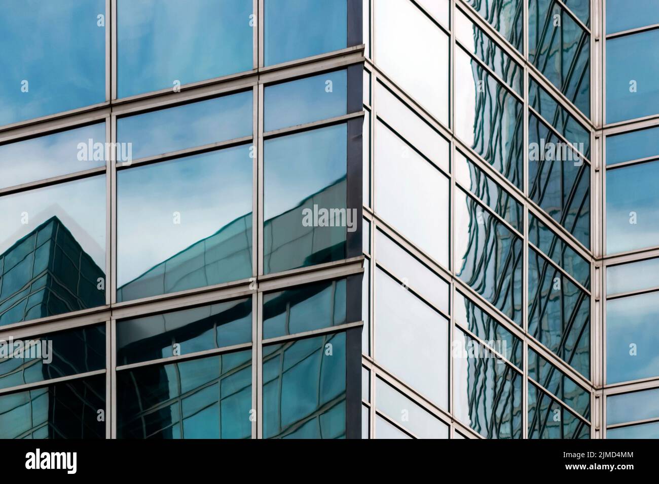 Glass corner building hi-res stock photography and images - Alamy