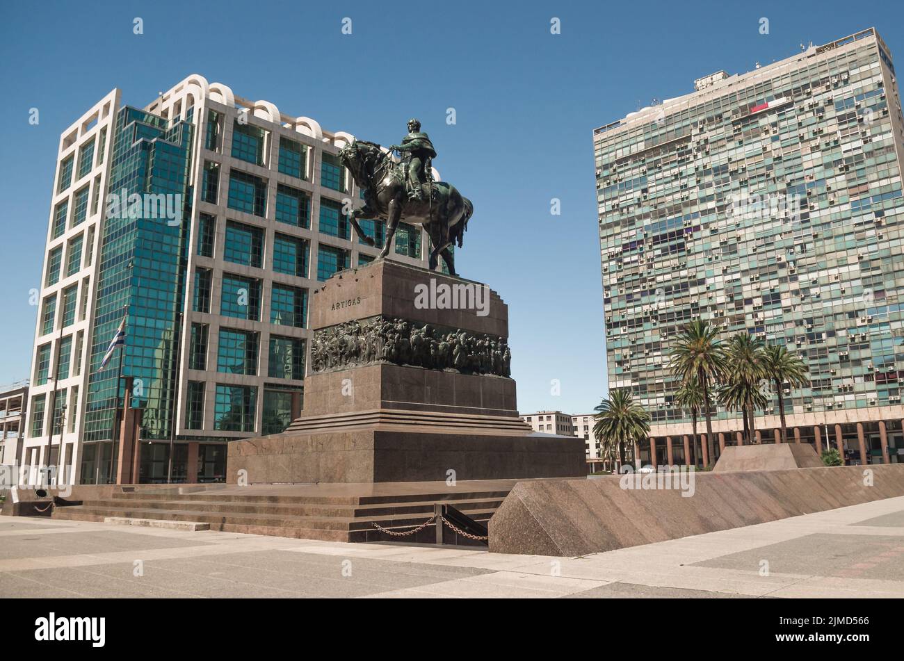 MONTEVIDEO, URUGUAY - Dezember 25, 2016: Monument to JosÃ© Artigas ...