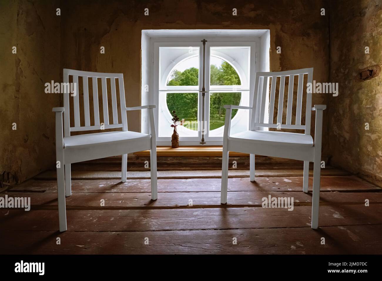 Room in the abandoned palace Stock Photo - Alamy