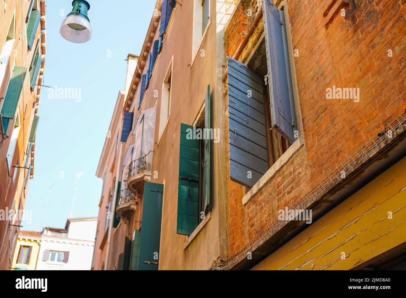 Old fashioned windows hi-res stock photography and images - Alamy