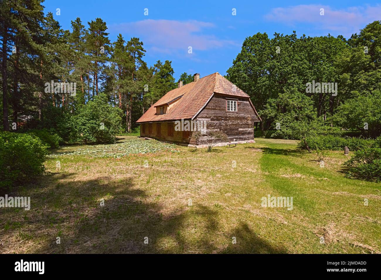 Old house in rural area Stock Photo - Alamy