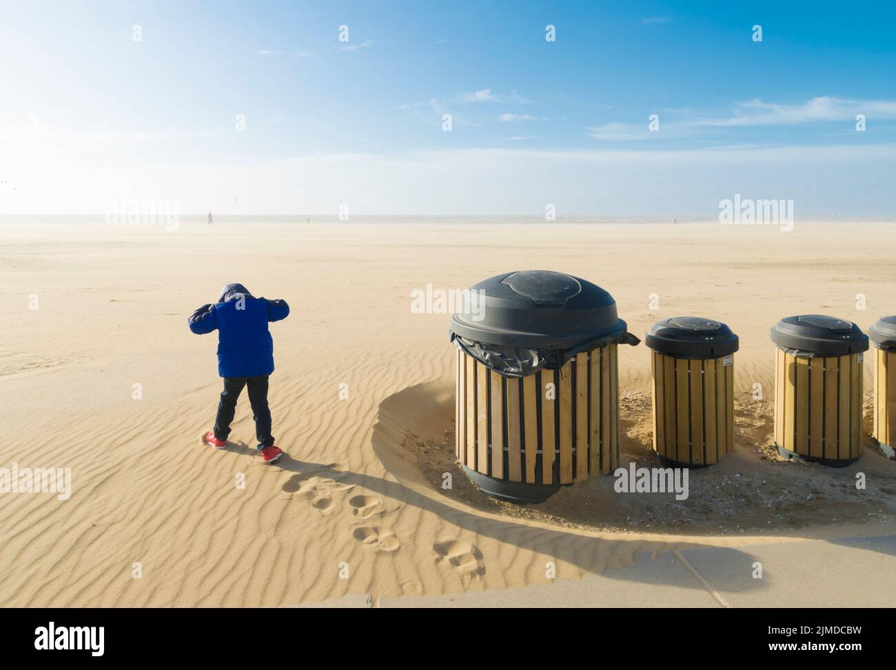 Child scheveningen hi-res stock photography and images - Alamy