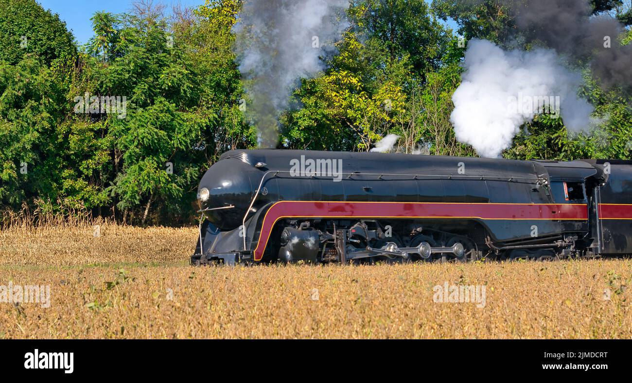 Antique Steam Freight Train Puffing Smoke and Steam Stock Photo - Alamy