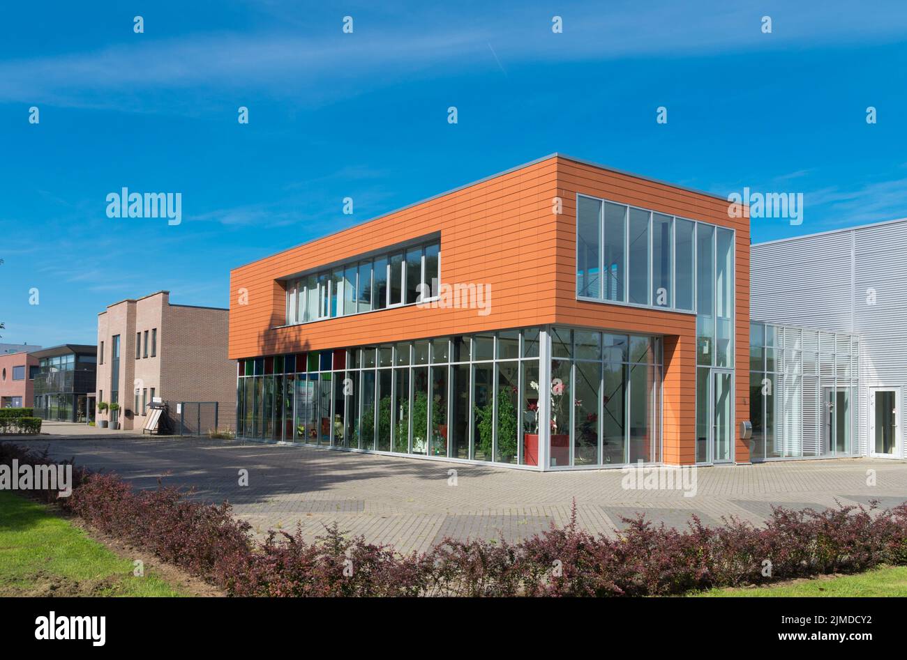 Modern office building Stock Photo - Alamy