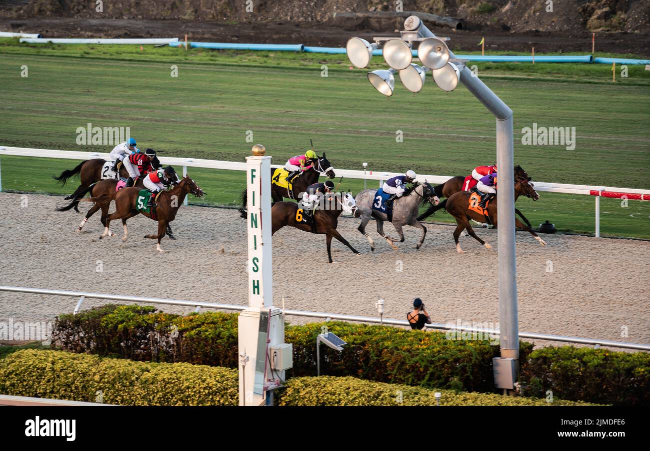 Horse race finish line 2022 hi-res stock photography and images - Alamy