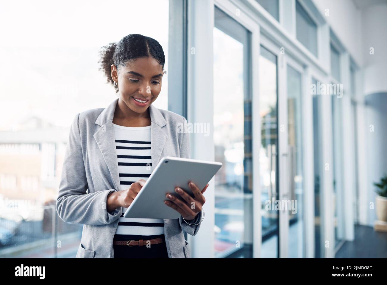 Employee intern office hi-res stock photography and images - Alamy