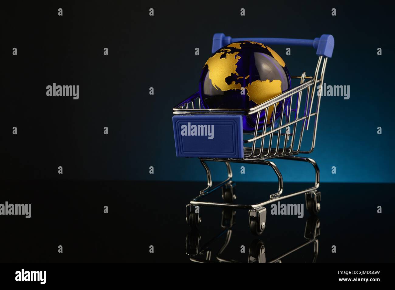 Global Shopping Concept Stock Photo - Alamy