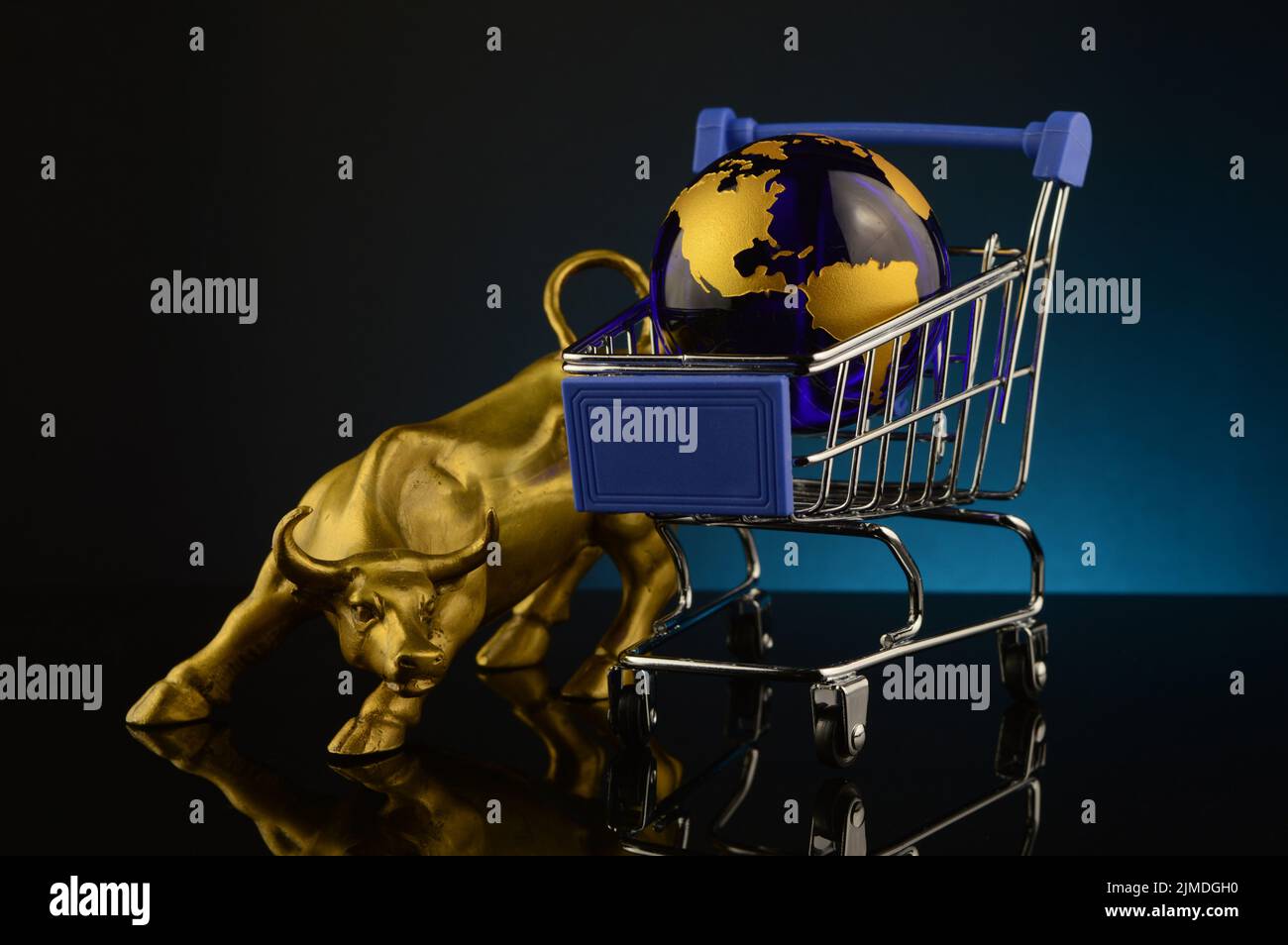 Bullish hi-res stock photography and images - Alamy