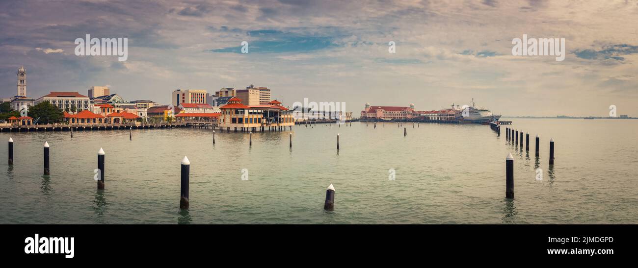 Time of sunrise hi-res stock photography and images - Alamy