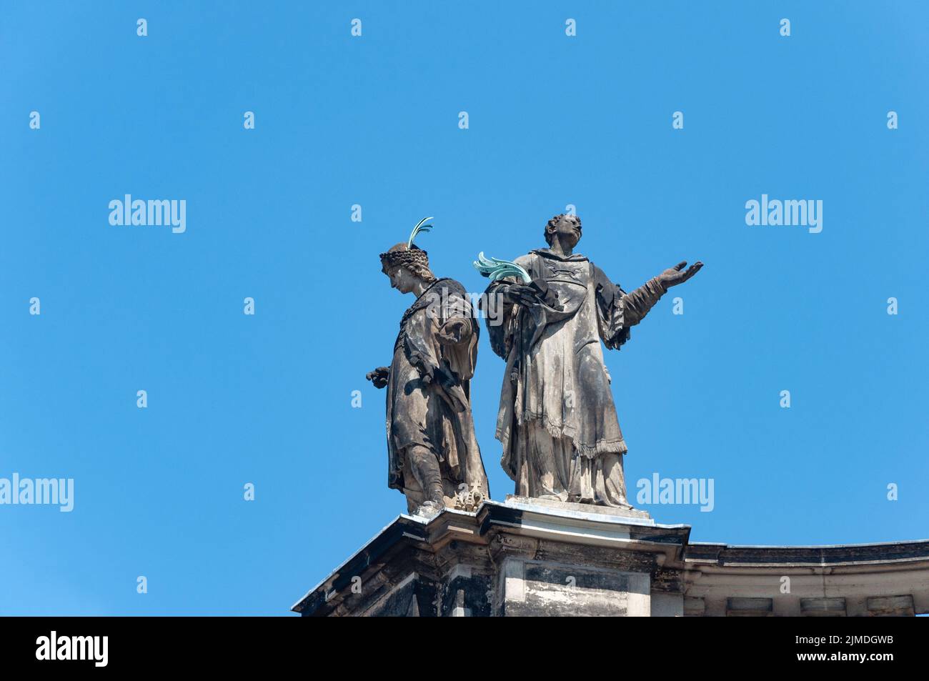 Statues of the cathedral hi-res stock photography and images - Alamy