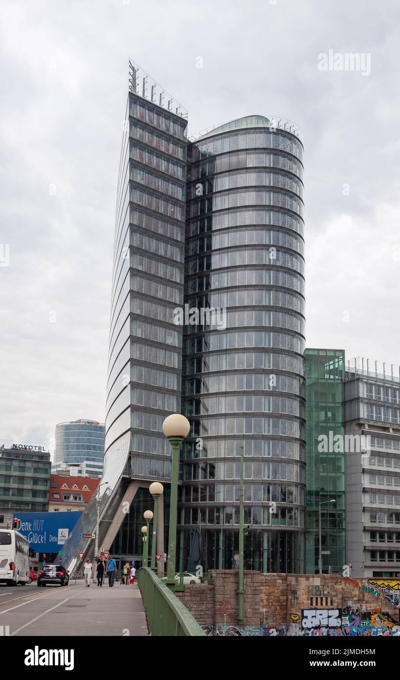 Uniqa tower austria vienna hi-res stock photography and images - Alamy
