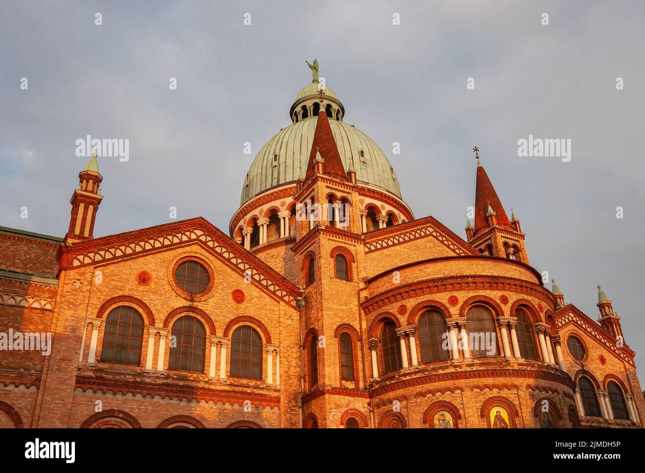 Saint Anthony of Padua church in Vienna, sunset Stock Photo - Alamy