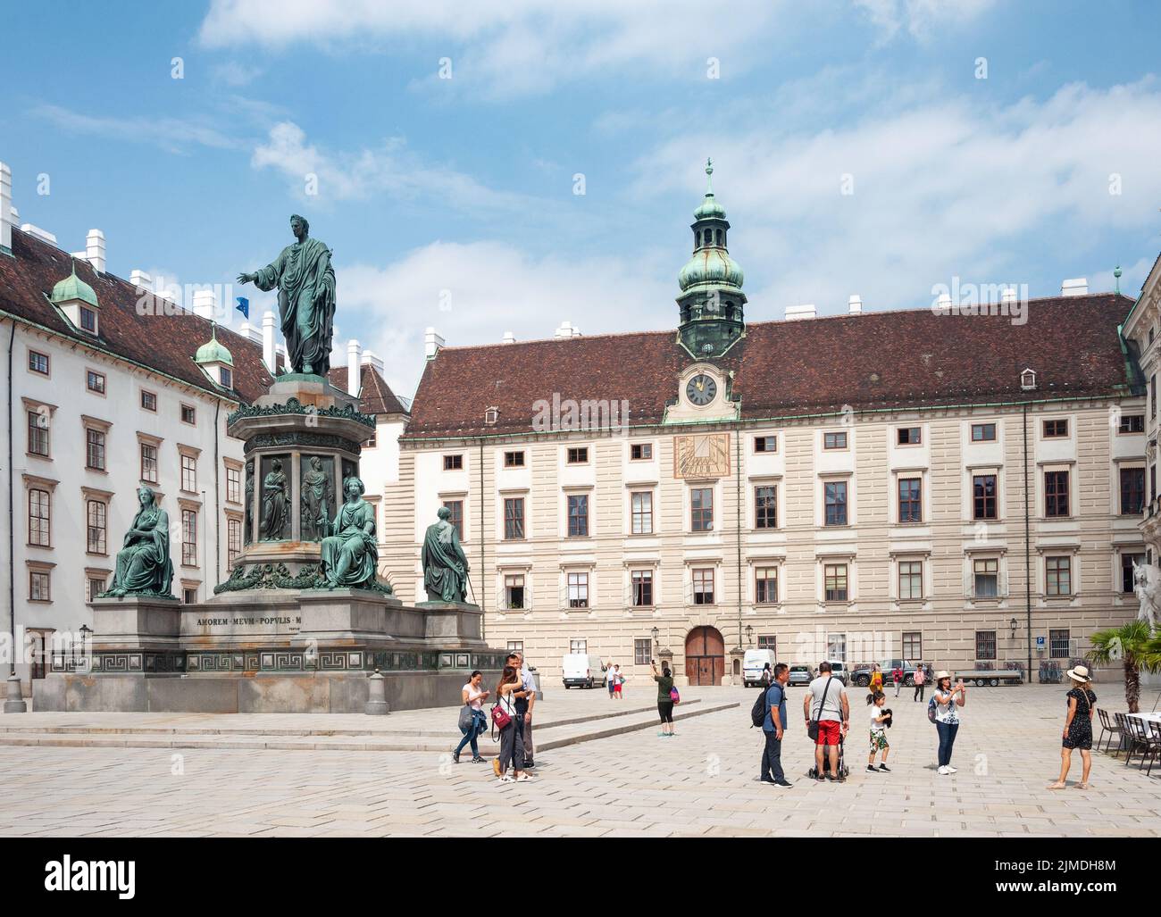 Vienna austria in courtyard vienna hi-res stock photography and images ...