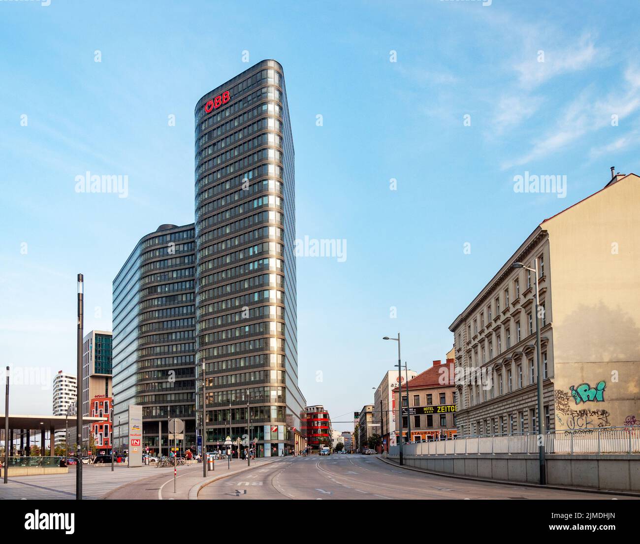 Buildings in vienna hi-res stock photography and images - Alamy