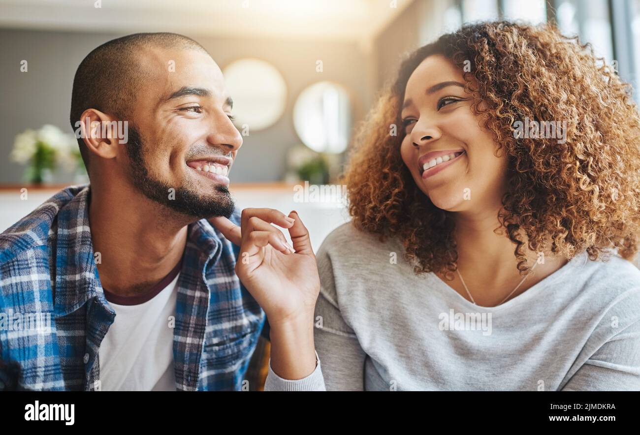 Closeup couple smiling hi-res stock photography and images - Alamy