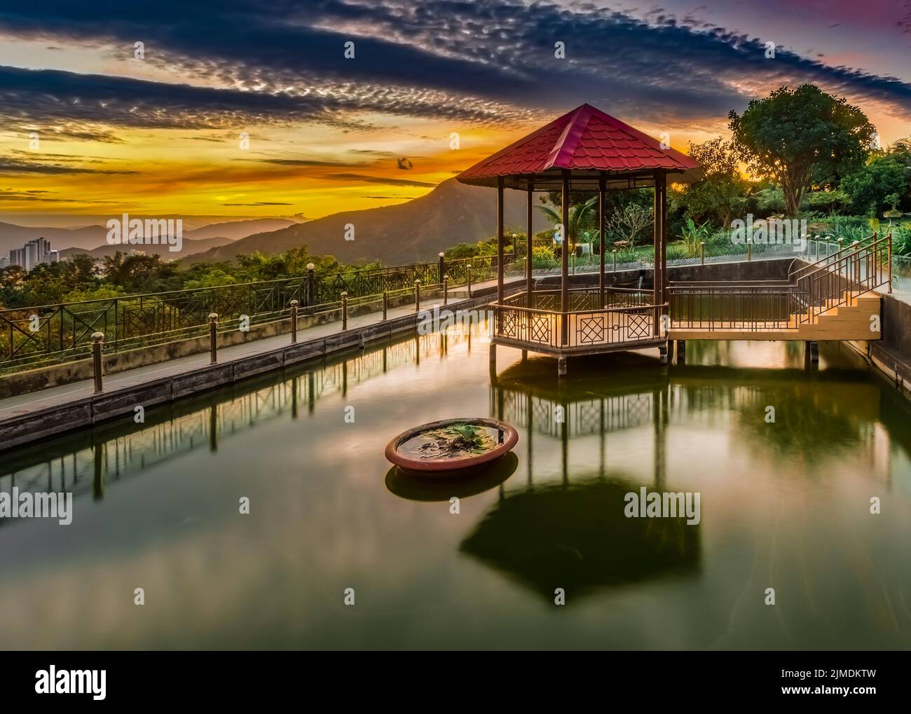 Empty bridge on pond hi-res stock photography and images - Alamy