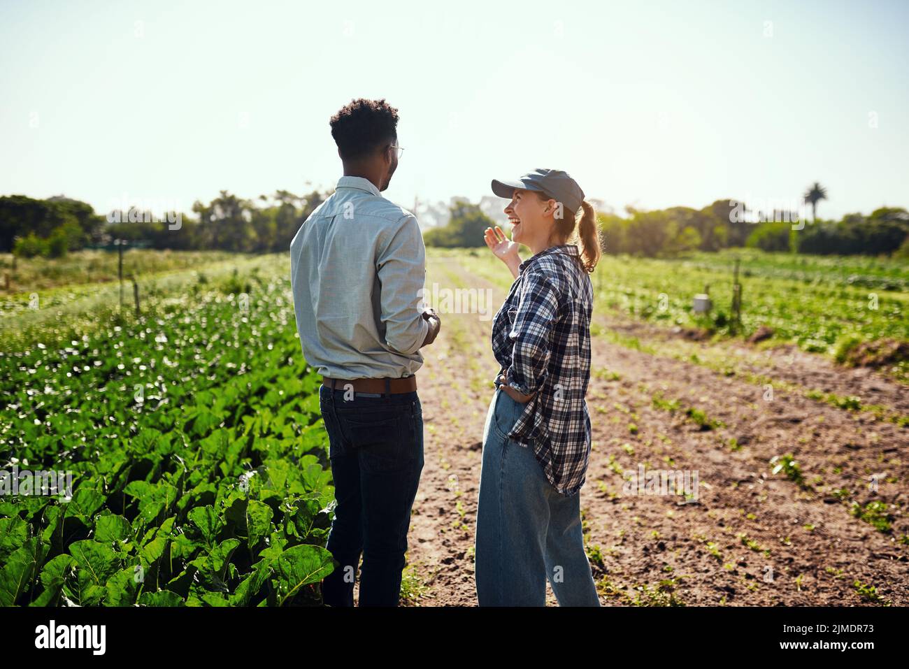 Two farmers talking hi-res stock photography and images - Alamy