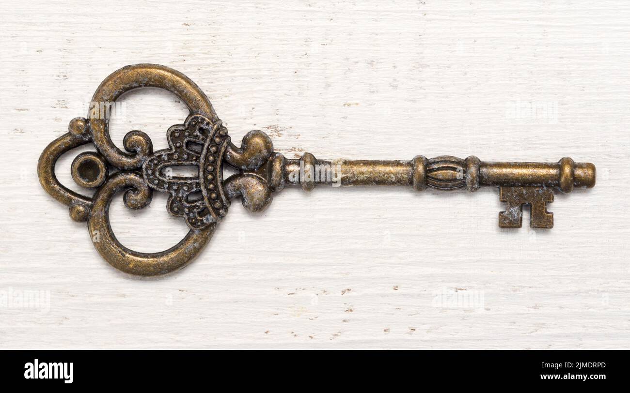 Old fashioned brass key hi-res stock photography and images - Alamy