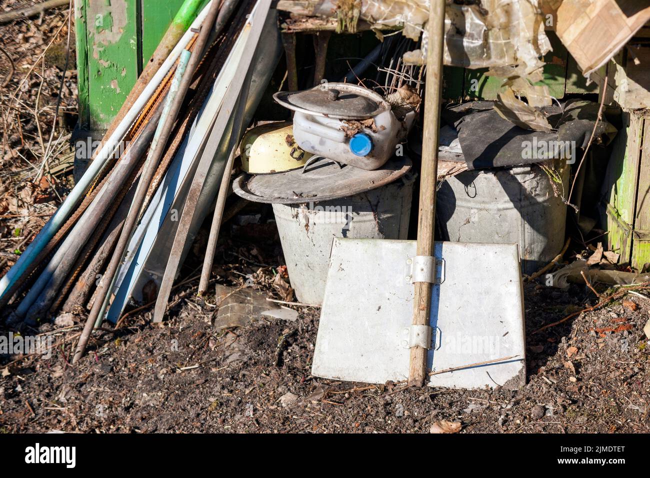 Abandoned stuff hi-res stock photography and images - Alamy