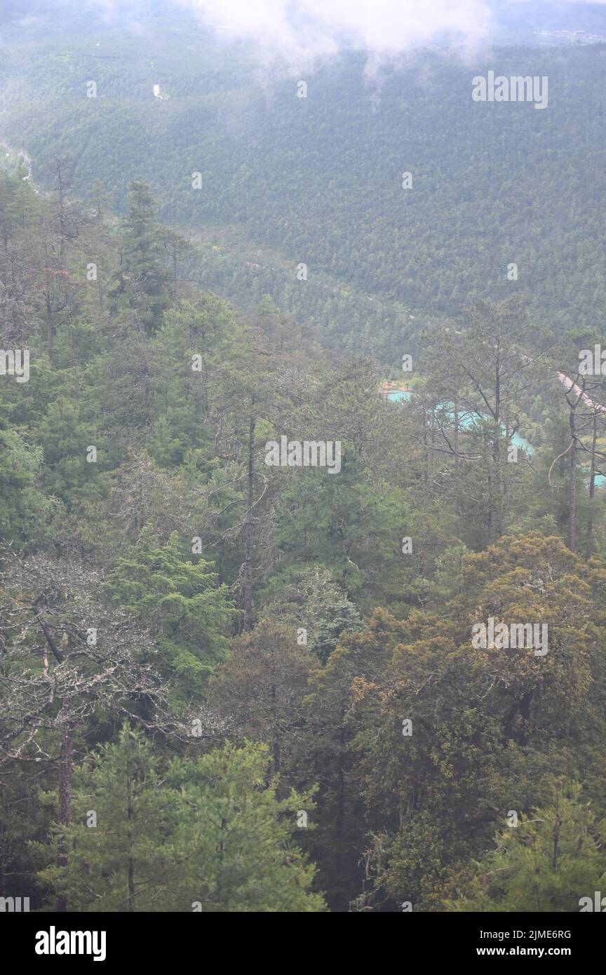 Exploring the mountains around Lijiang and Shangri-La in Yunnan ...