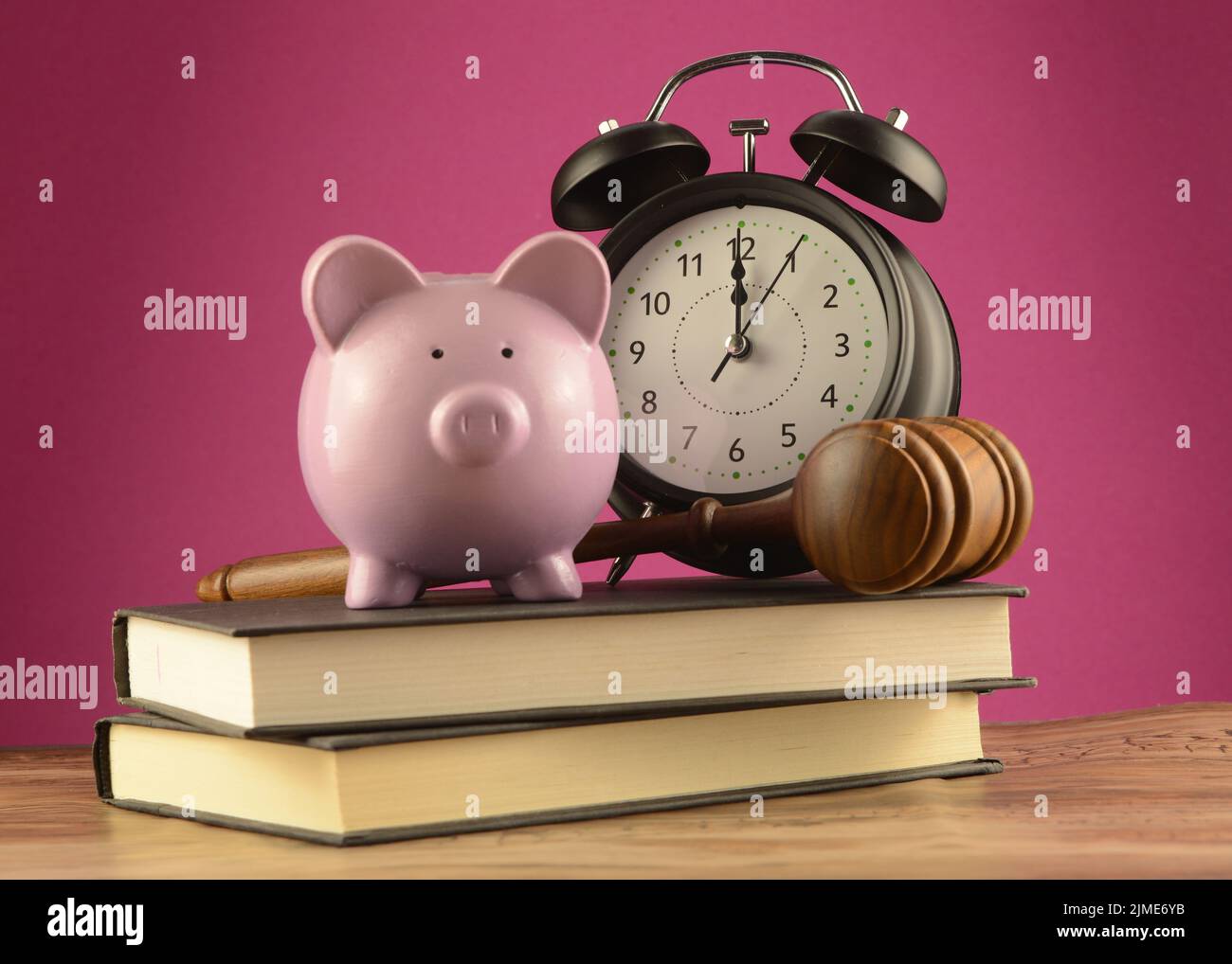 Expenses banking hi-res stock photography and images - Alamy