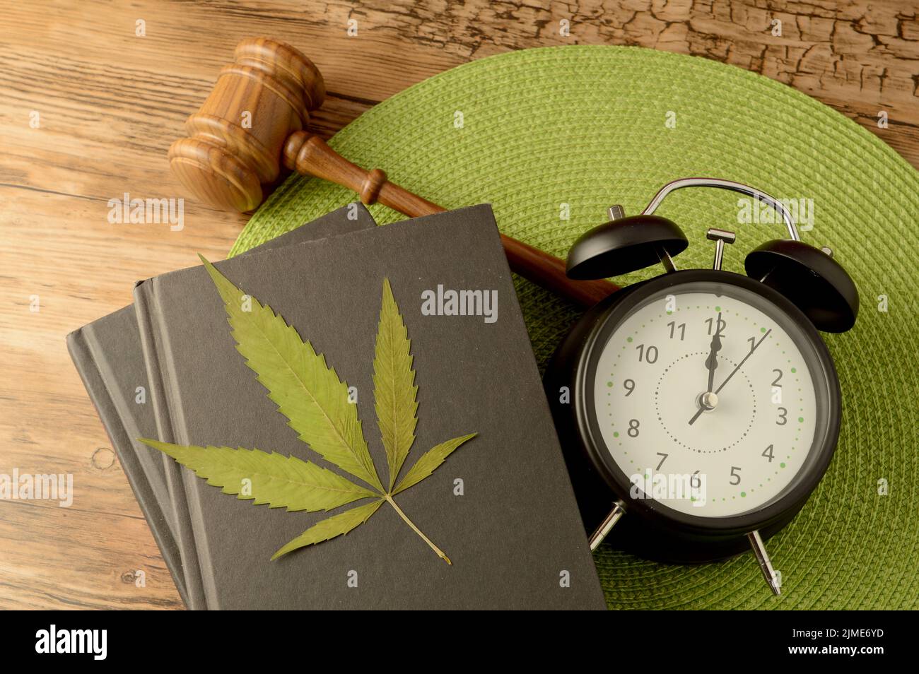 Cannabis marijuana leaf judge gavel hi-res stock photography and images - Alamy