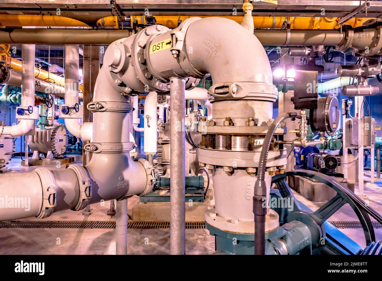 Neavy duty industrial plant piping Stock Photo - Alamy Neavy duty industrial plant piping Stock Photo - Alamy