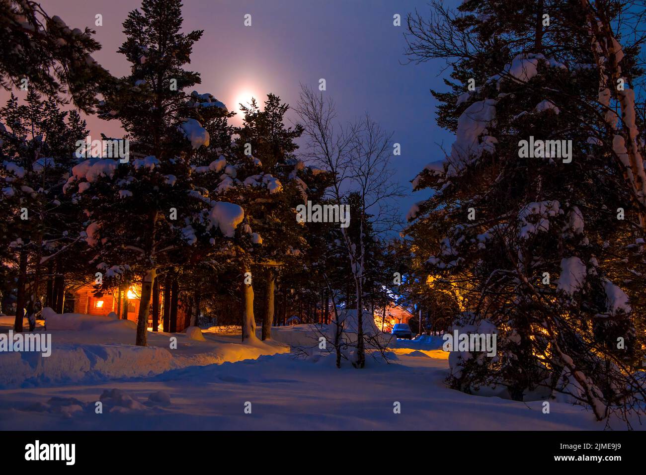 Moon over home hi-res stock photography and images - Alamy