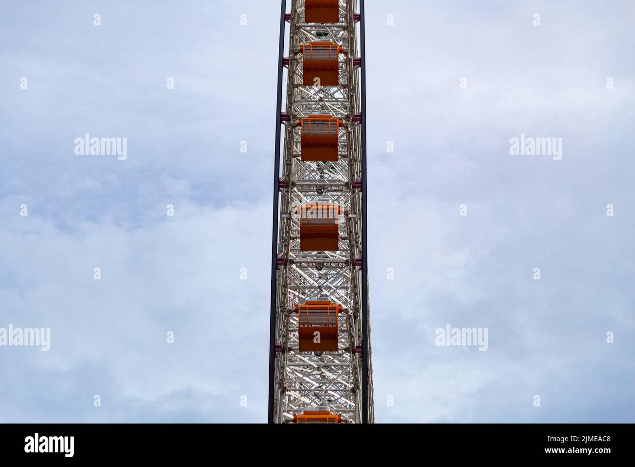 A different perspective of fairy wheel in Yokohama, Kanagawa, Japan ...
